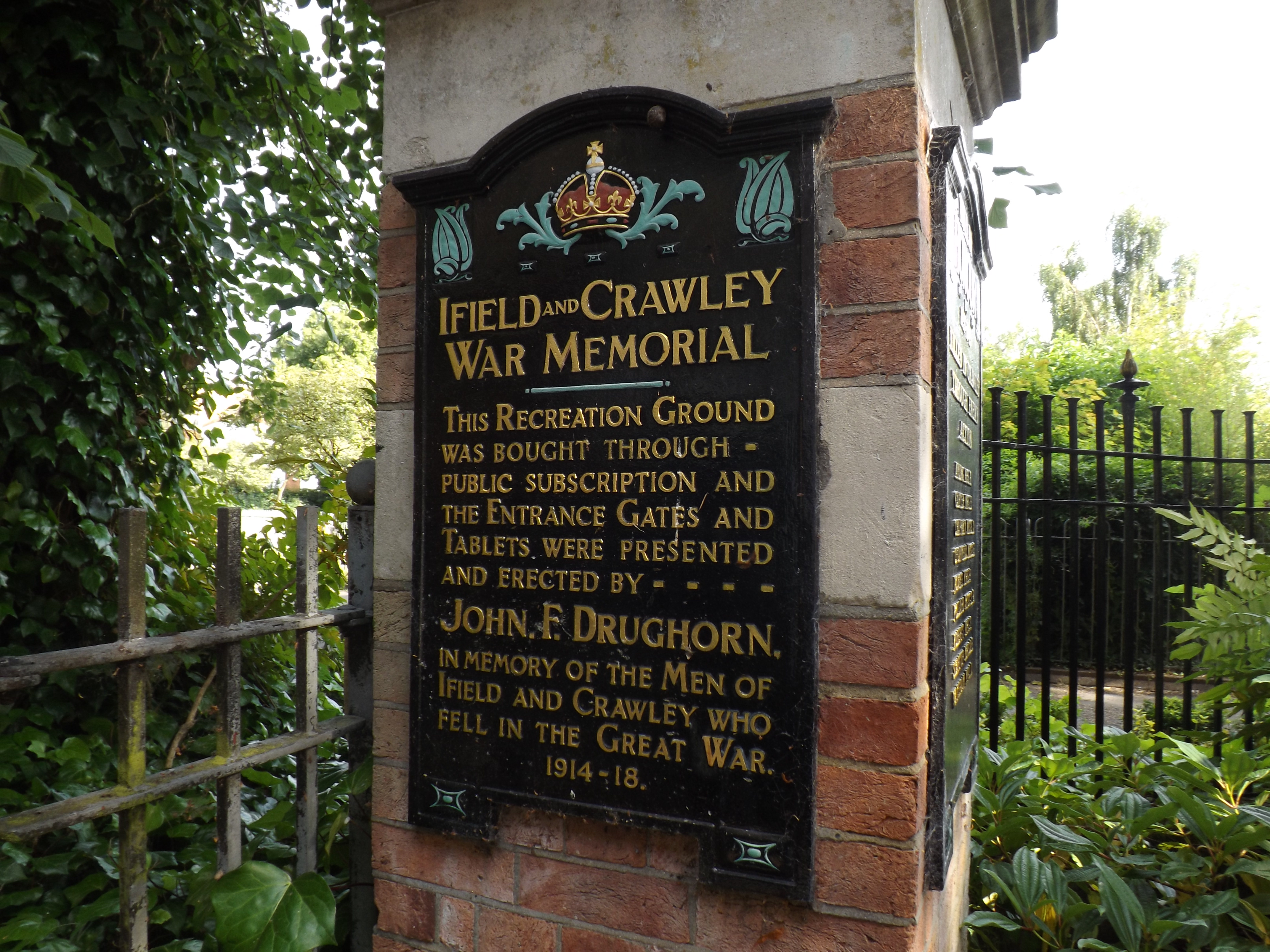 CRAWLEY MEMORIAL GARDENS - War Memorials Online
